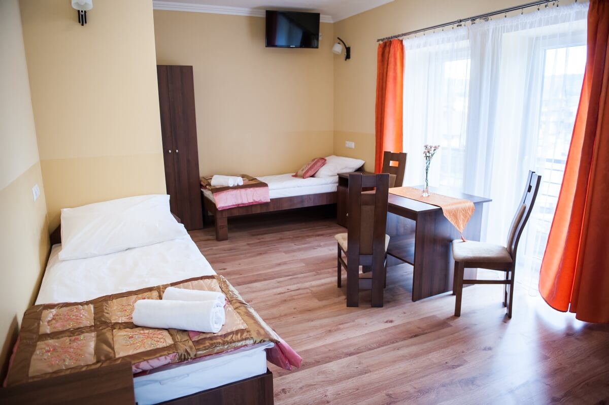 Pensjonat - Pensjonat Pod Kogutami